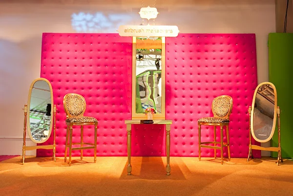 Pop Up Makeup Bar | Saubhaya Makeup