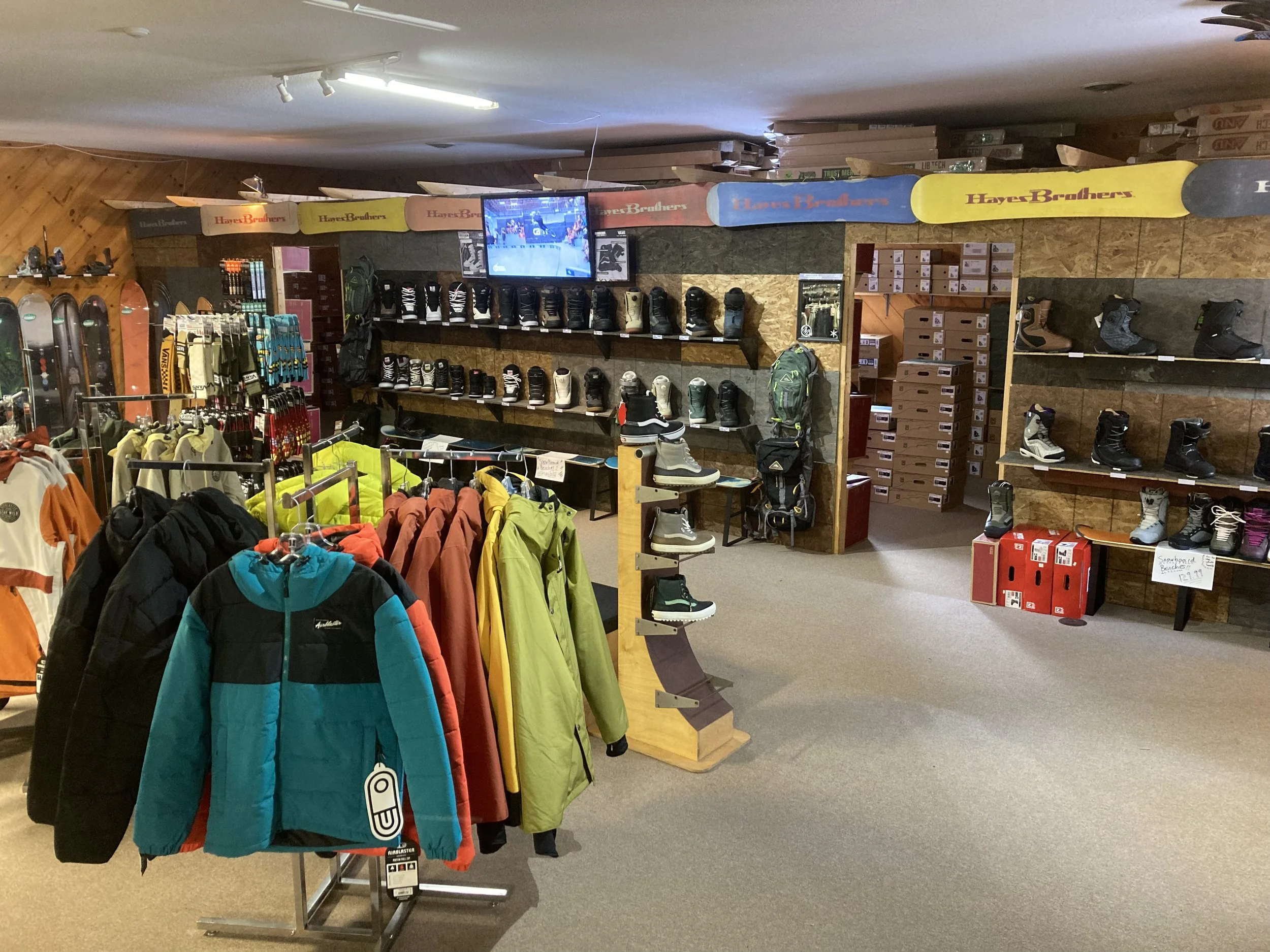 Invasion Snowboard Shop | West Dover, VT