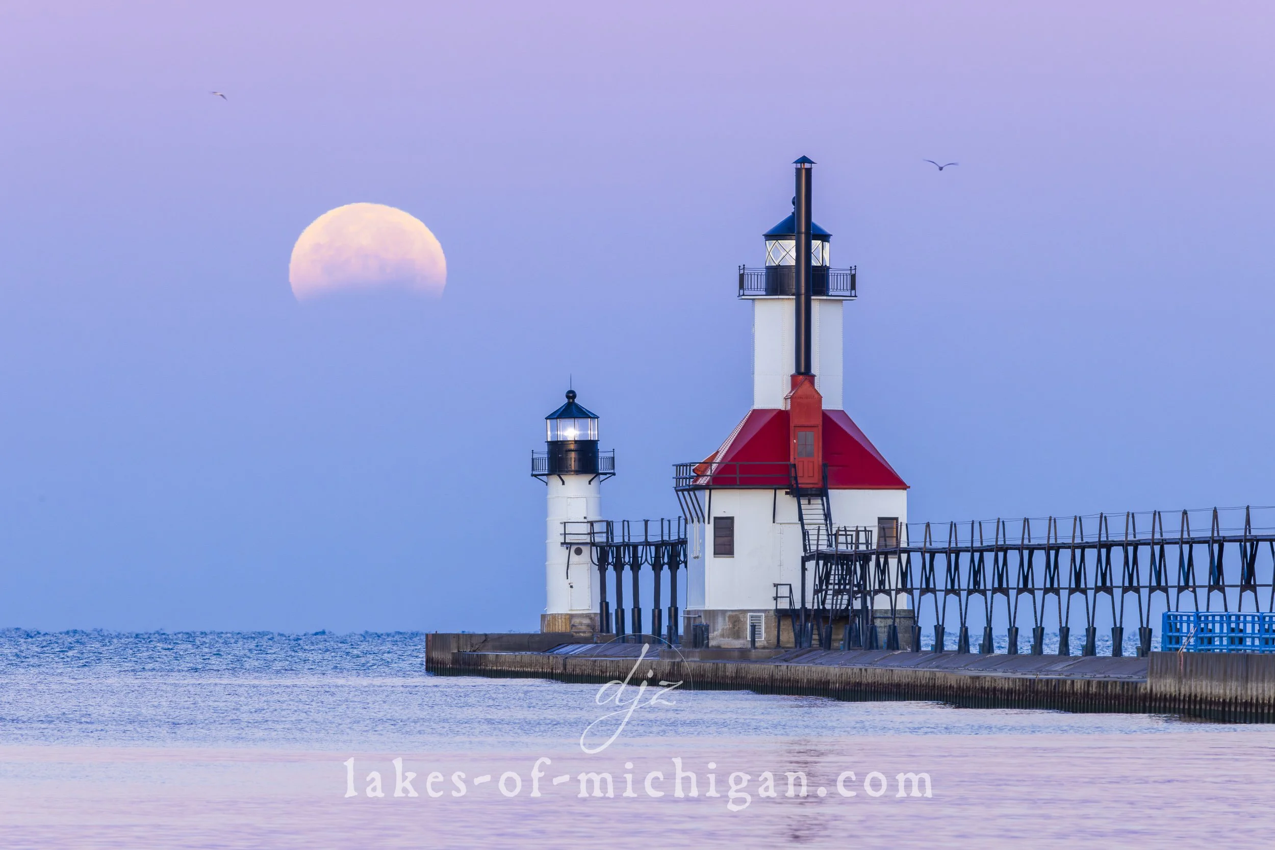 St Joseph Lighthouses with Partially Eclipsed Moon (Nov 8th, 2022 ...
