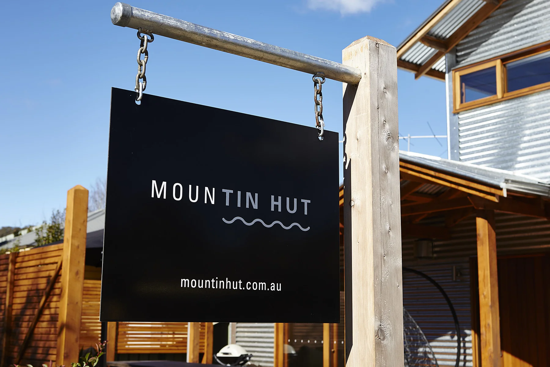 MounTIN HutMounTin Hut MounTIN HutMountTIN Hut MounTIN HutMountin Hut
