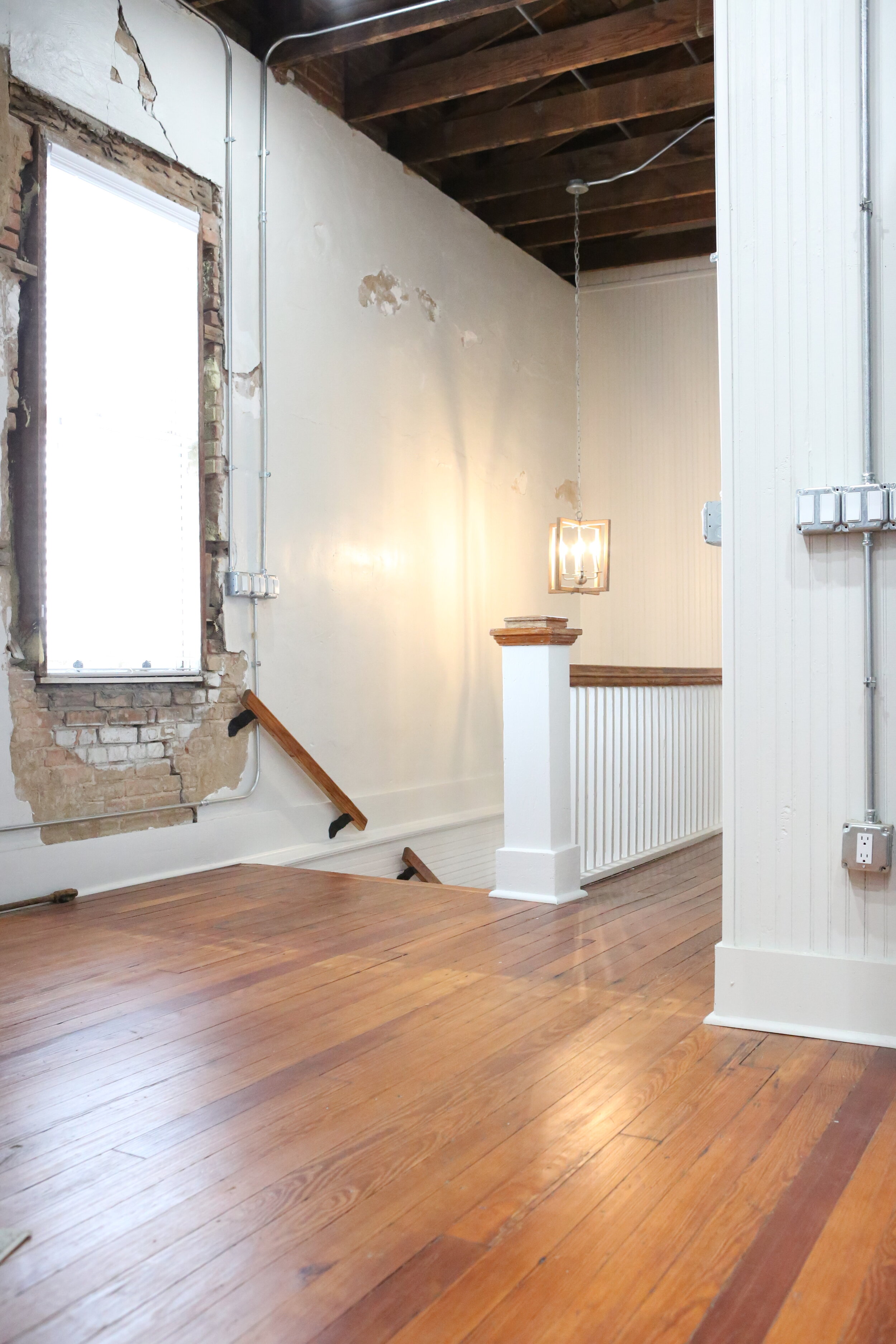 Antique Pine — Ace Hardwood