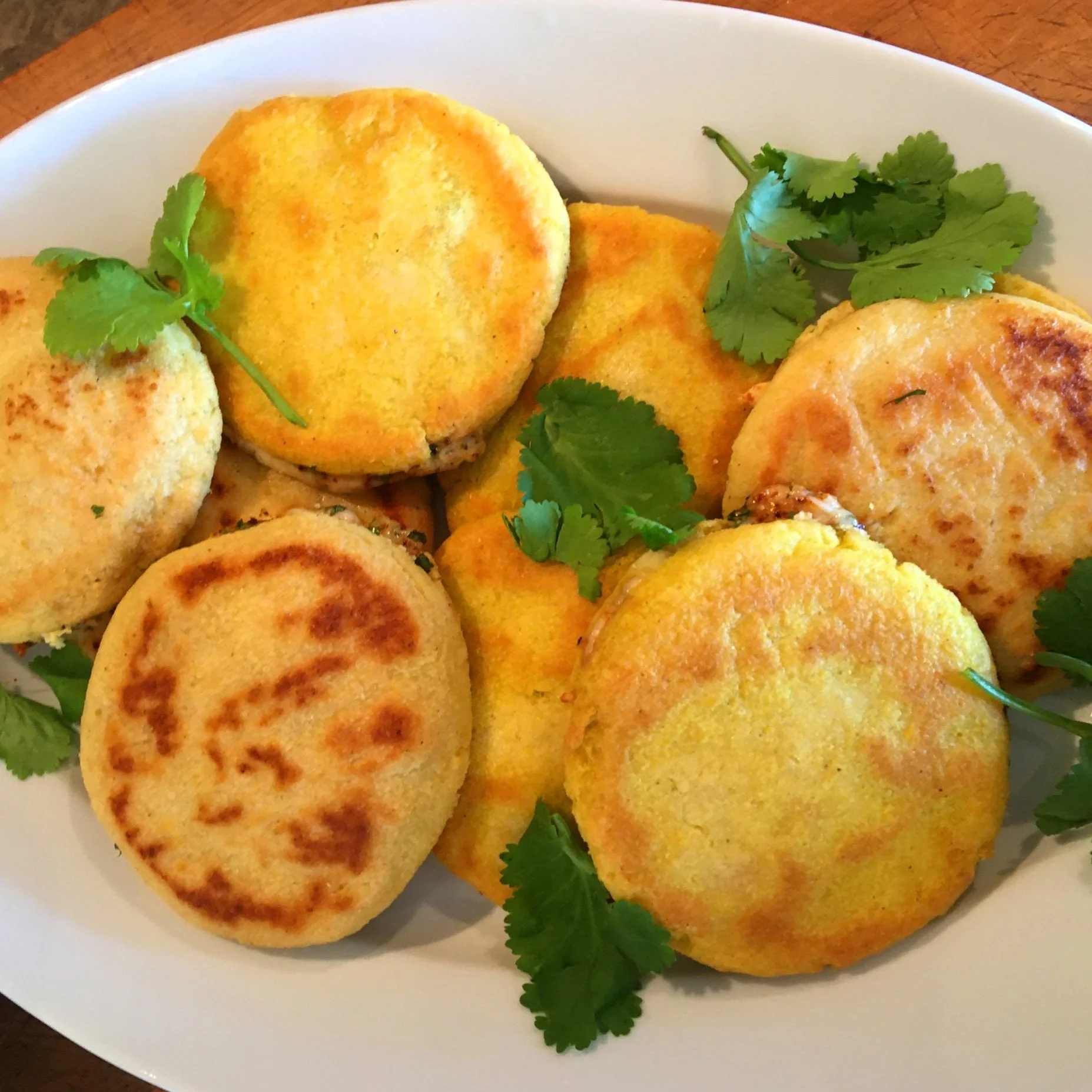AREPAS - VENEZUELAN CORNBREAD BUNS — THE COELIAC'S REVENGE