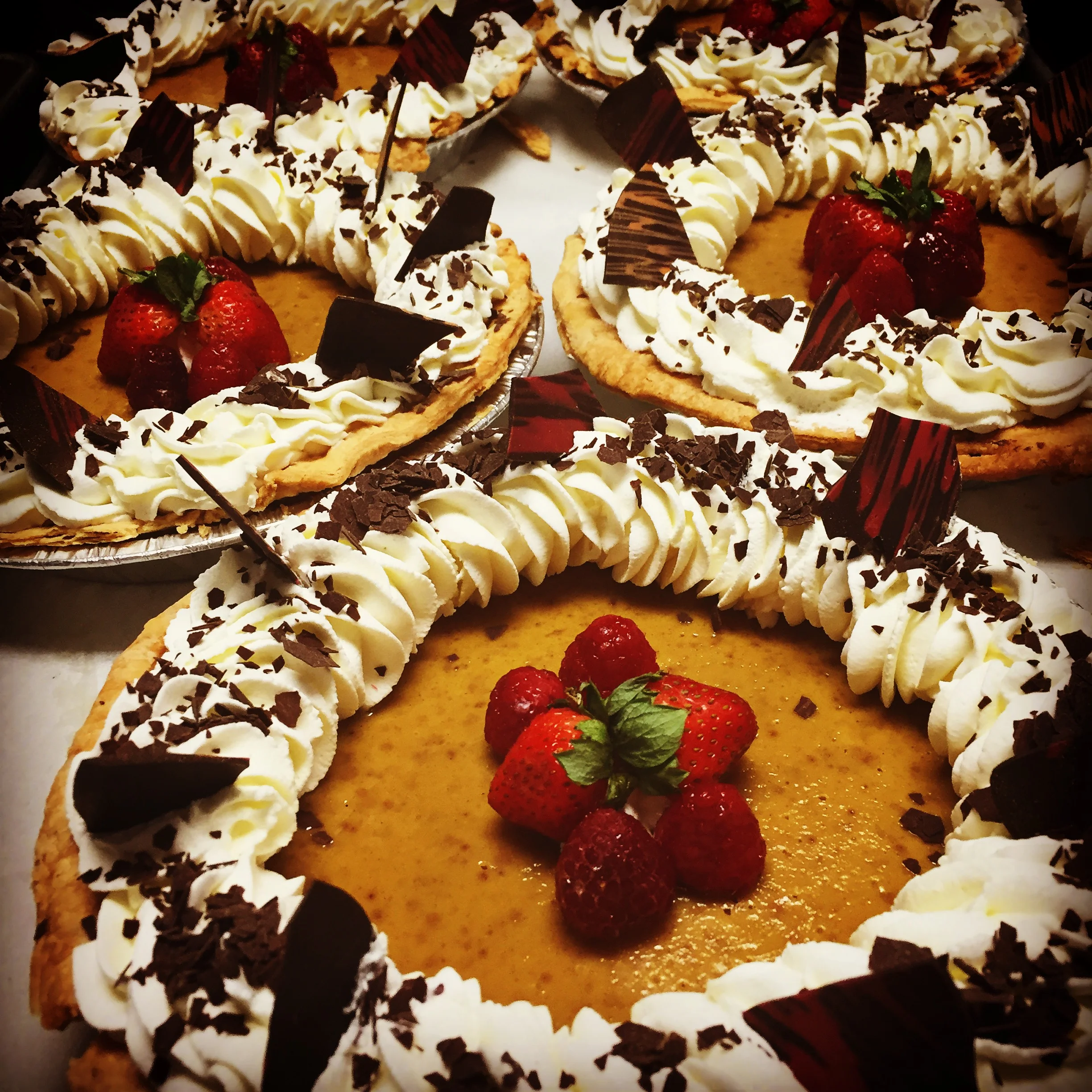Everything that's Sweet to Eat | Deluxe Iowa — DeLuxe Cakes and Pastries