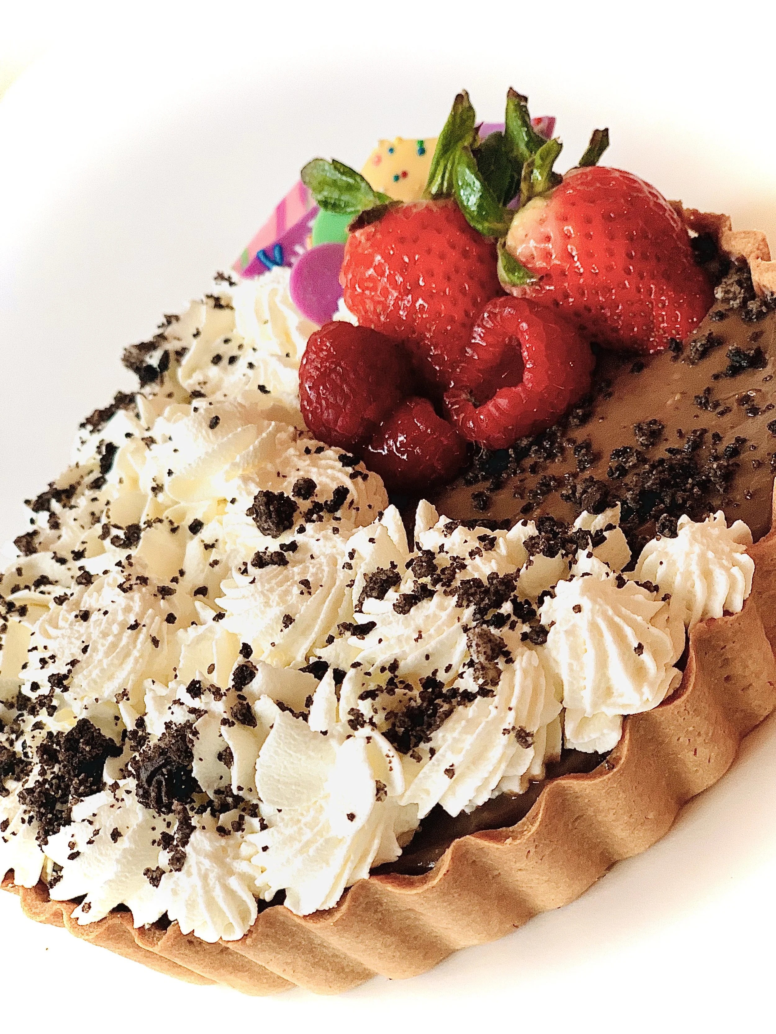 DeLuxe Cakes and Pastries