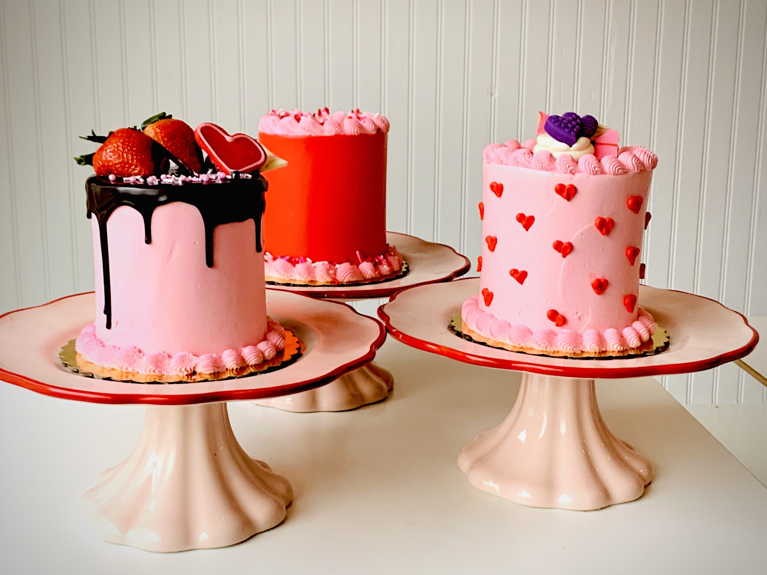 DeLuxe Cakes and Pastries