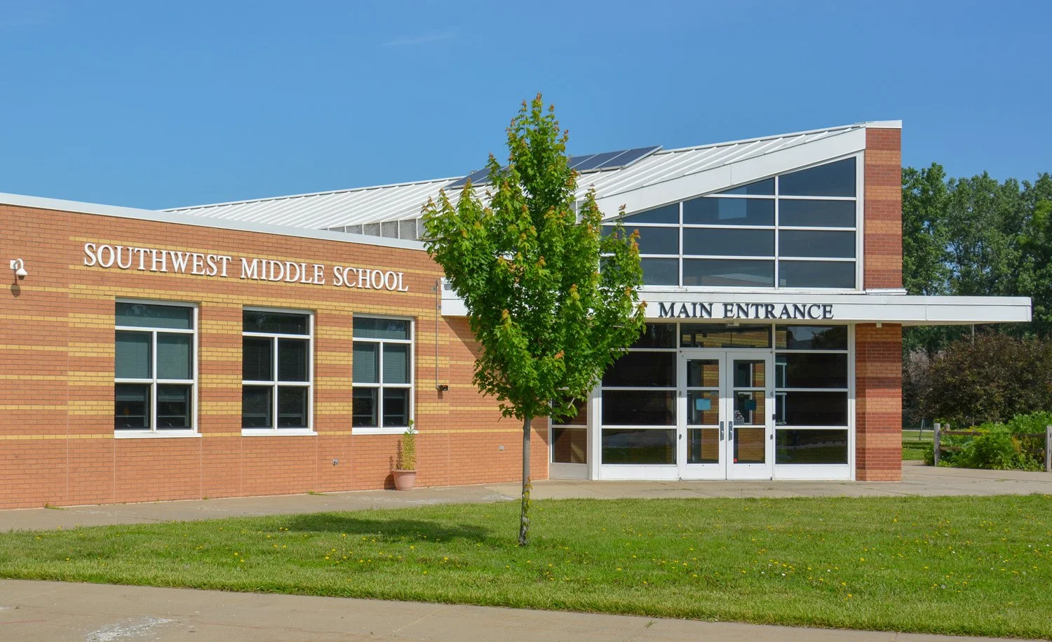 Solar Panels for Schools | Cromwell Solar