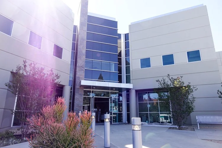 b + c Office interiors Services