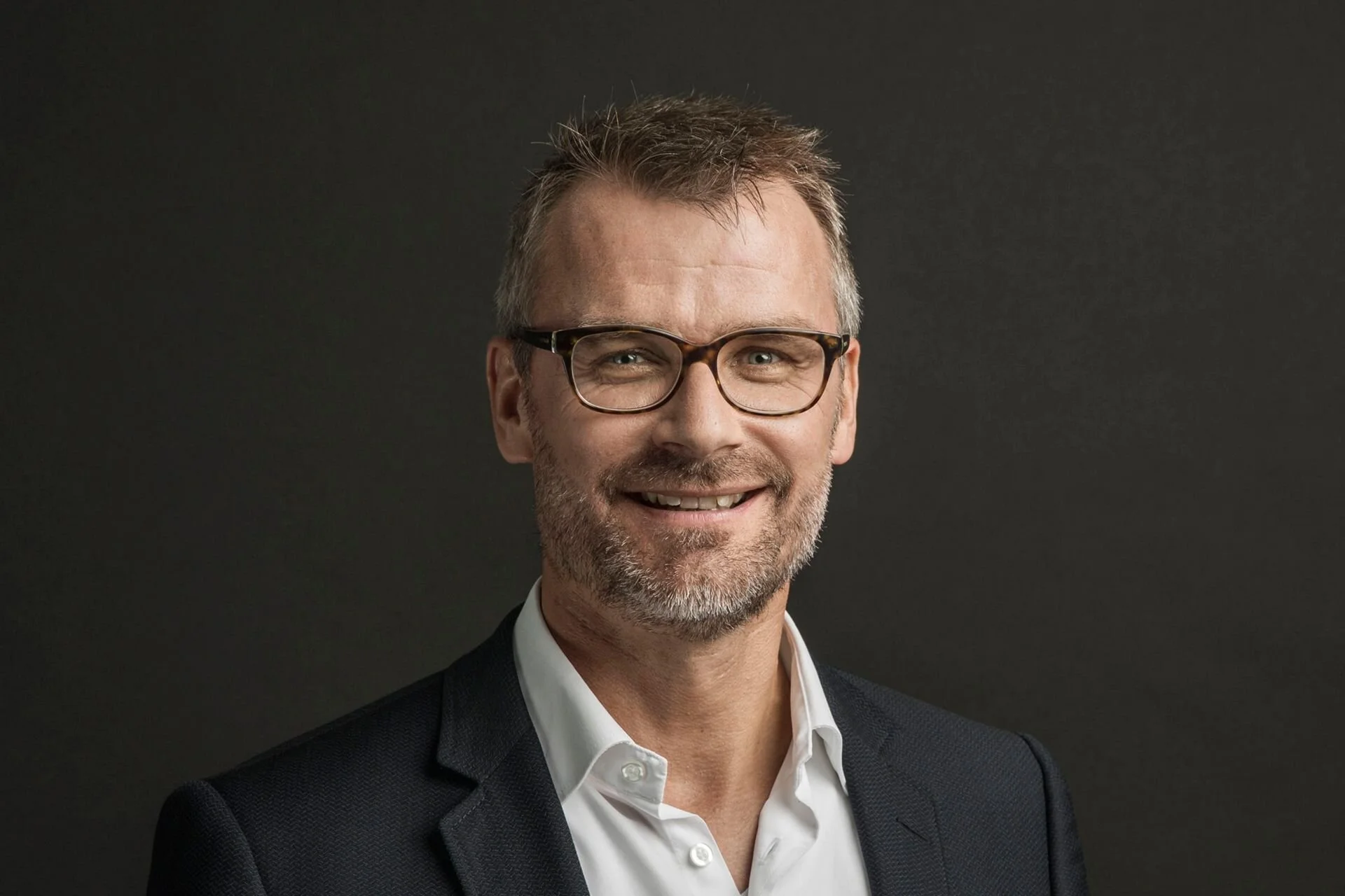 CFO-Interview mit Peter Hackel, Straumann AG — Center for Corporate ...