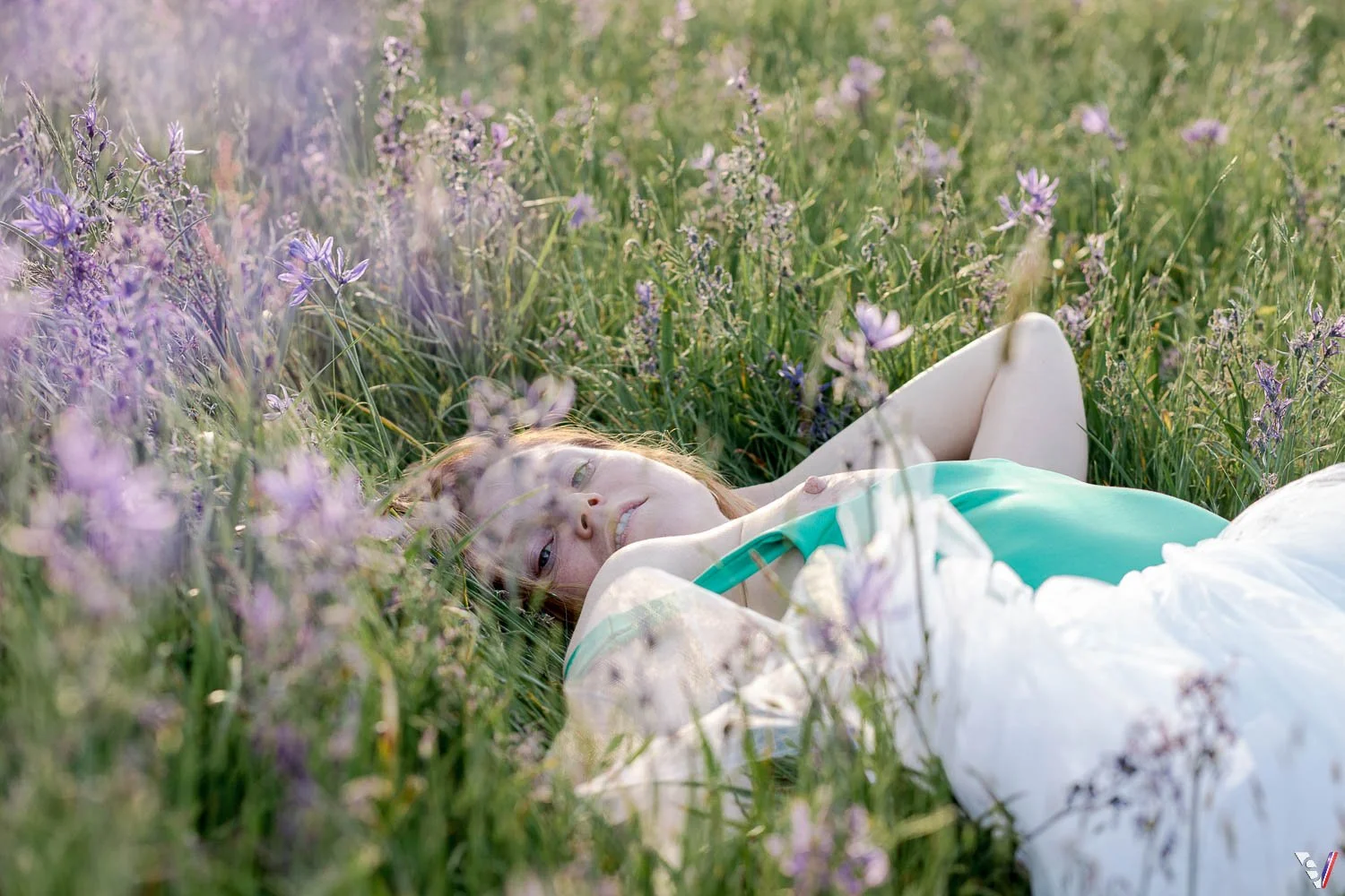 Boudoir dance outdoor photos with wild flower in Alberta. – SV Photograph