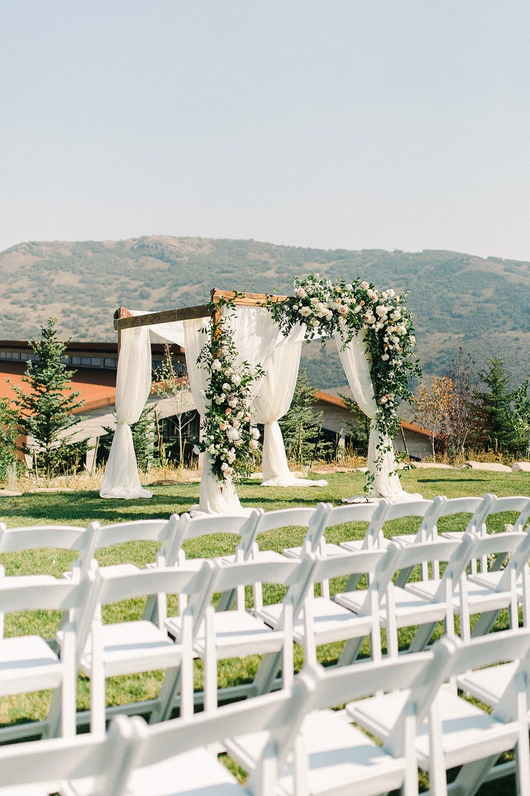 Elegant White and Green Wedding at Blue Sky Ranch | Michelle Leo Events