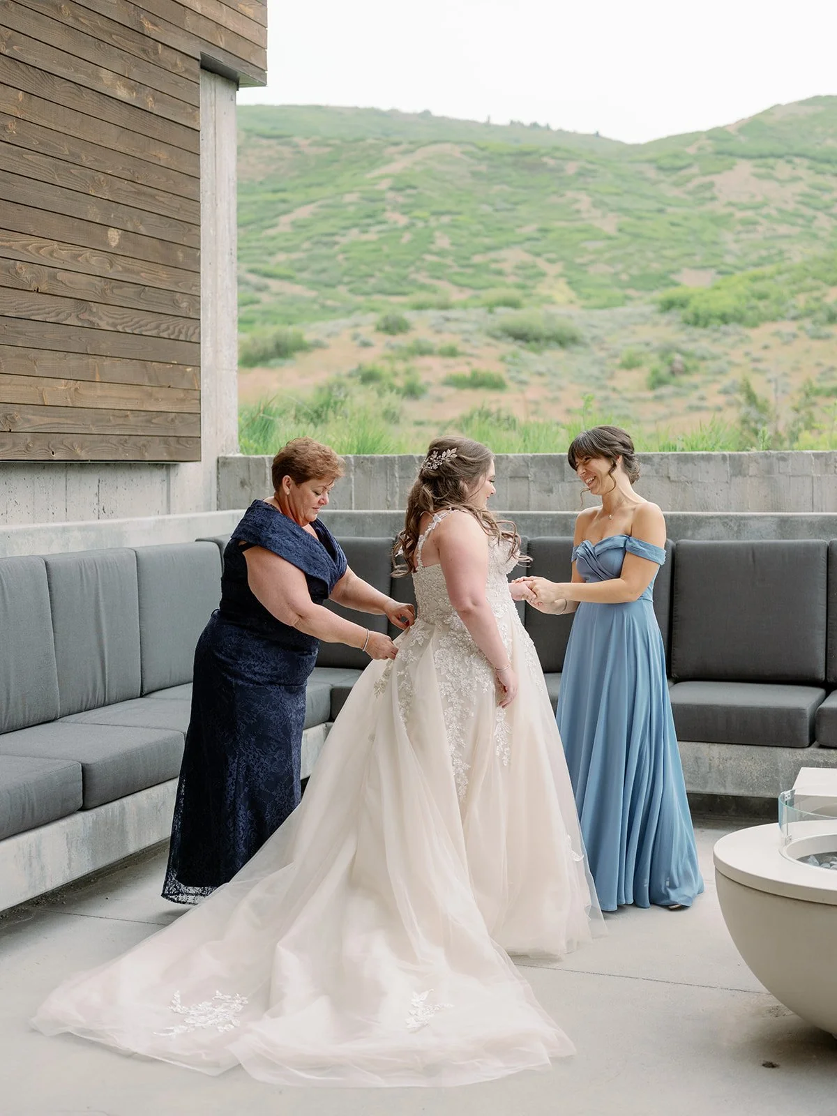 Timeless Blue and White Summer Wedding at Blue Sky Ranch | Sarah & Kevin