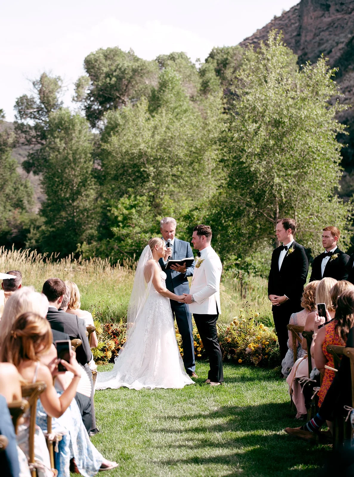 Outdoor Summer Wedding | Courtney & Brian’s Dream Celebration at 4U Ranch