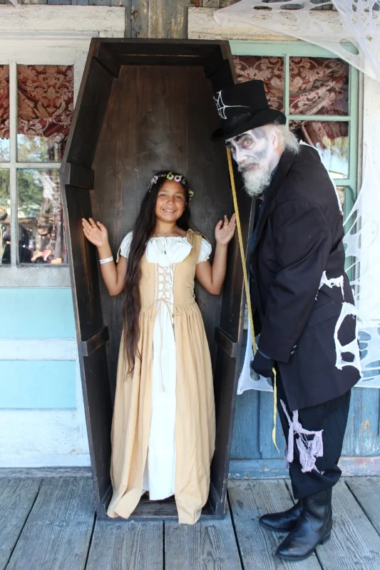 Knotts Spooky Farm an Autism Friendly Event — Cleverly Catheryn