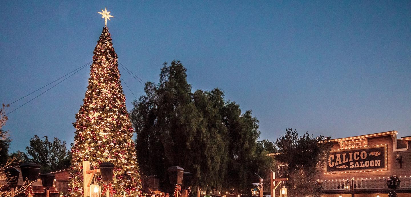 Knott's Merry Farm Debuts an All New Snoopy On Ice Show — Cleverly Catheryn