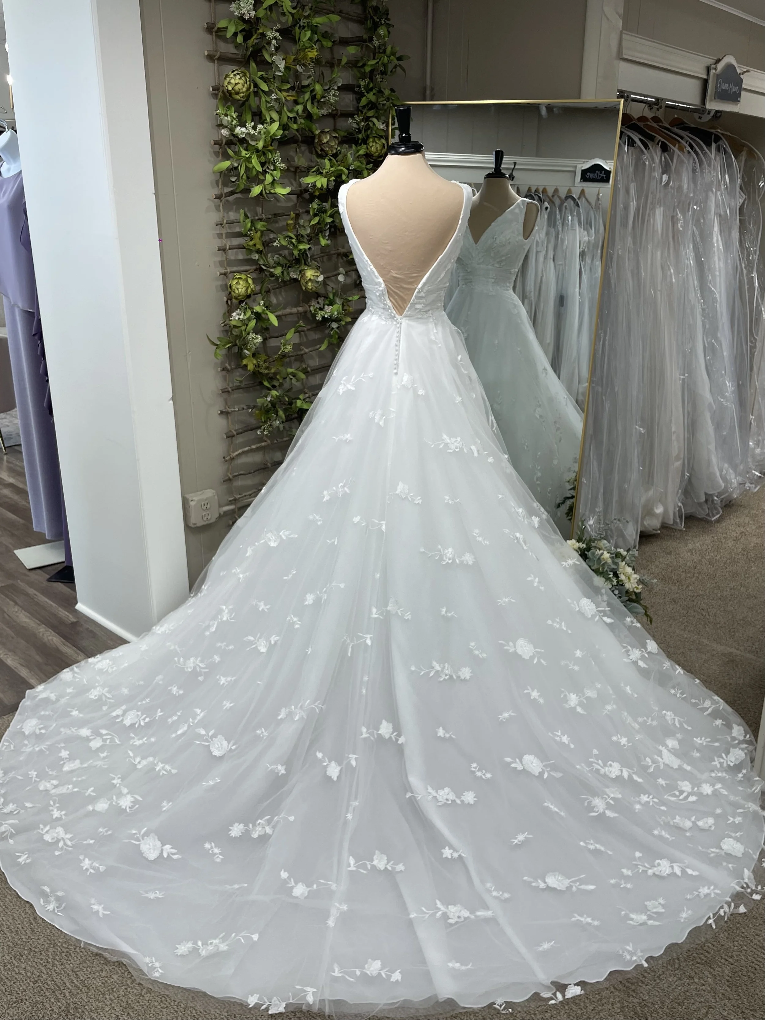 Store 2 — Bridal Isle