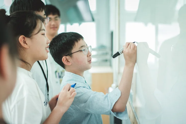 Debate Classes — New era of consulting
