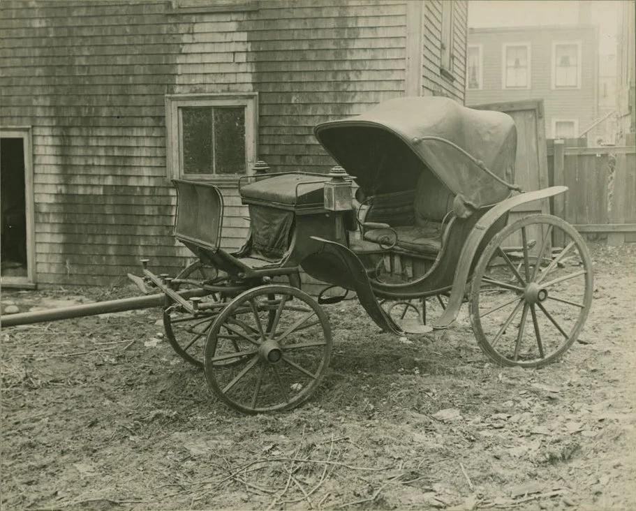 Royal Symbols and the Canadian Car — Canadian Automotive Museum