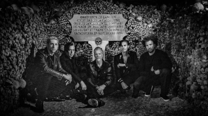 QUEENS OF THE STONE AGE LANZA EN STREAMING LA PELÍCULA DE ALIVE IN THE ...