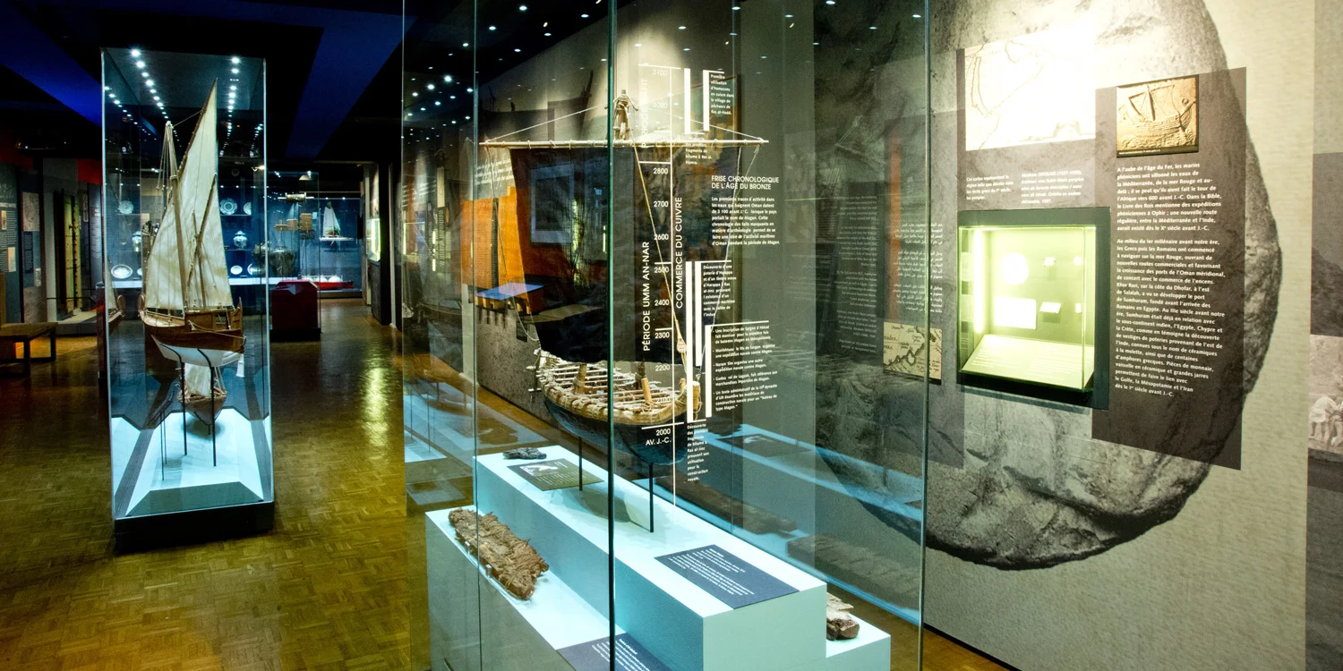 Experiential Graphics — Paradigm & Partners