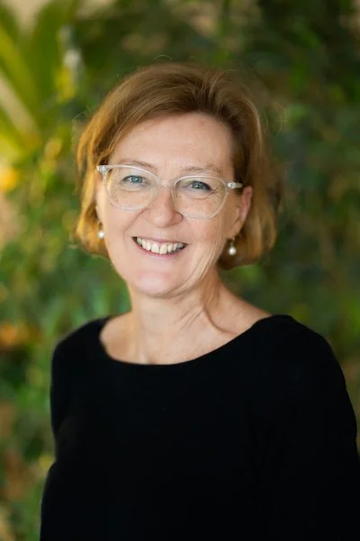 Associates (english) — E. Nijenhuis Ph.D.