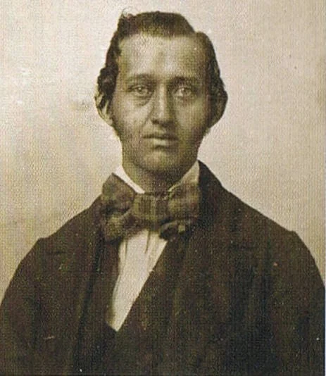 The Fascinating History of the Dodecagonal Barn in Mystic, Quebec ...