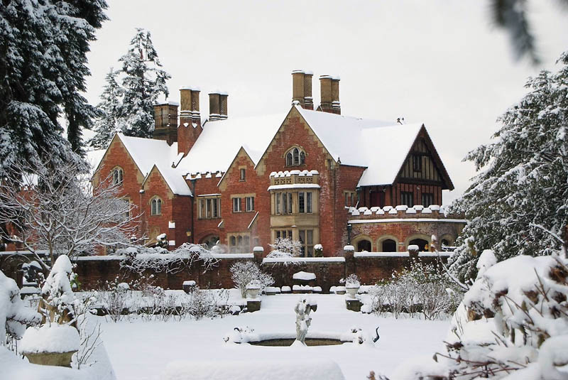 Seasonal Photo Gallery – Thornewood Castle