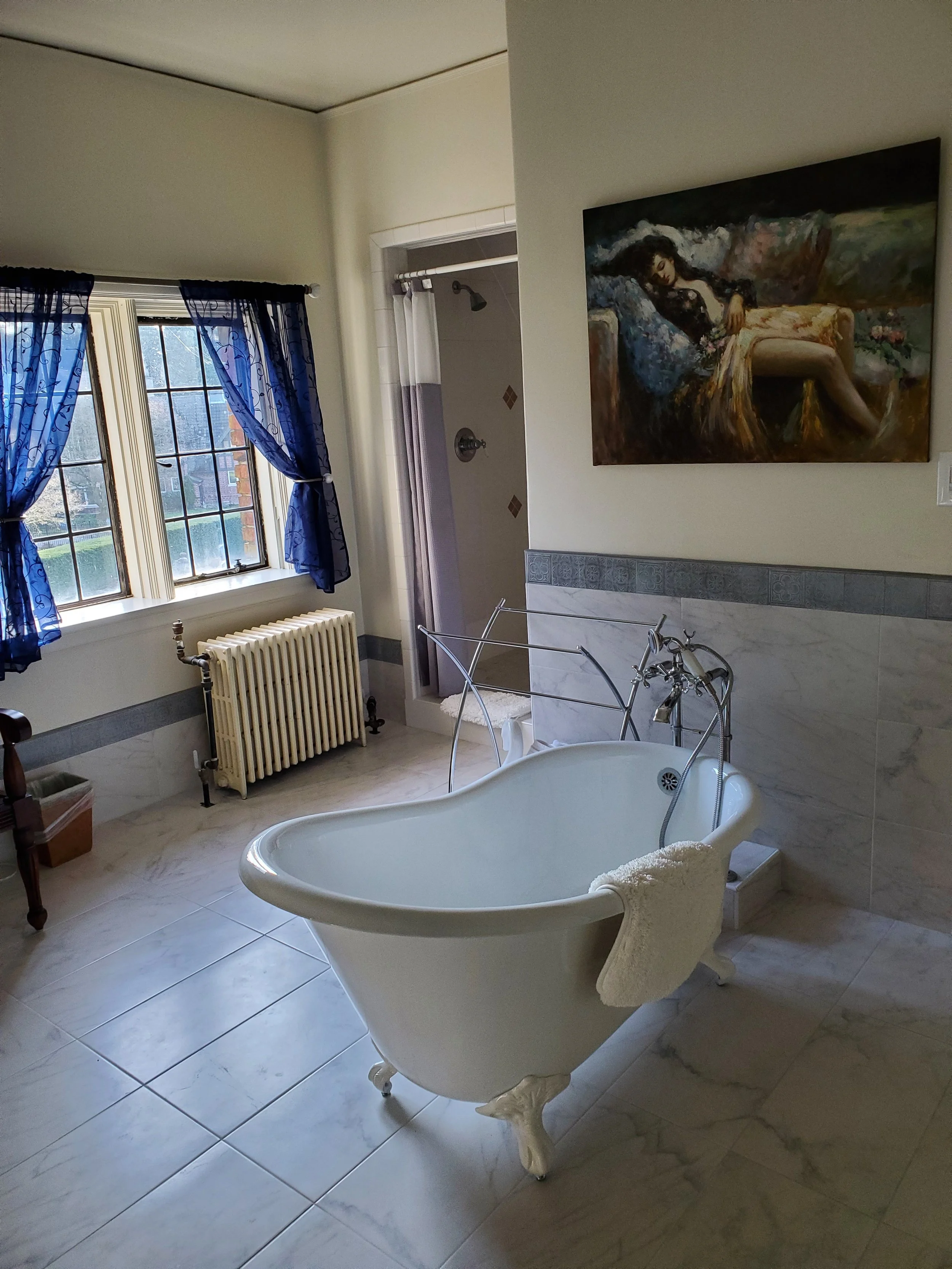 Lord Byron's Suite – Thornewood Castle