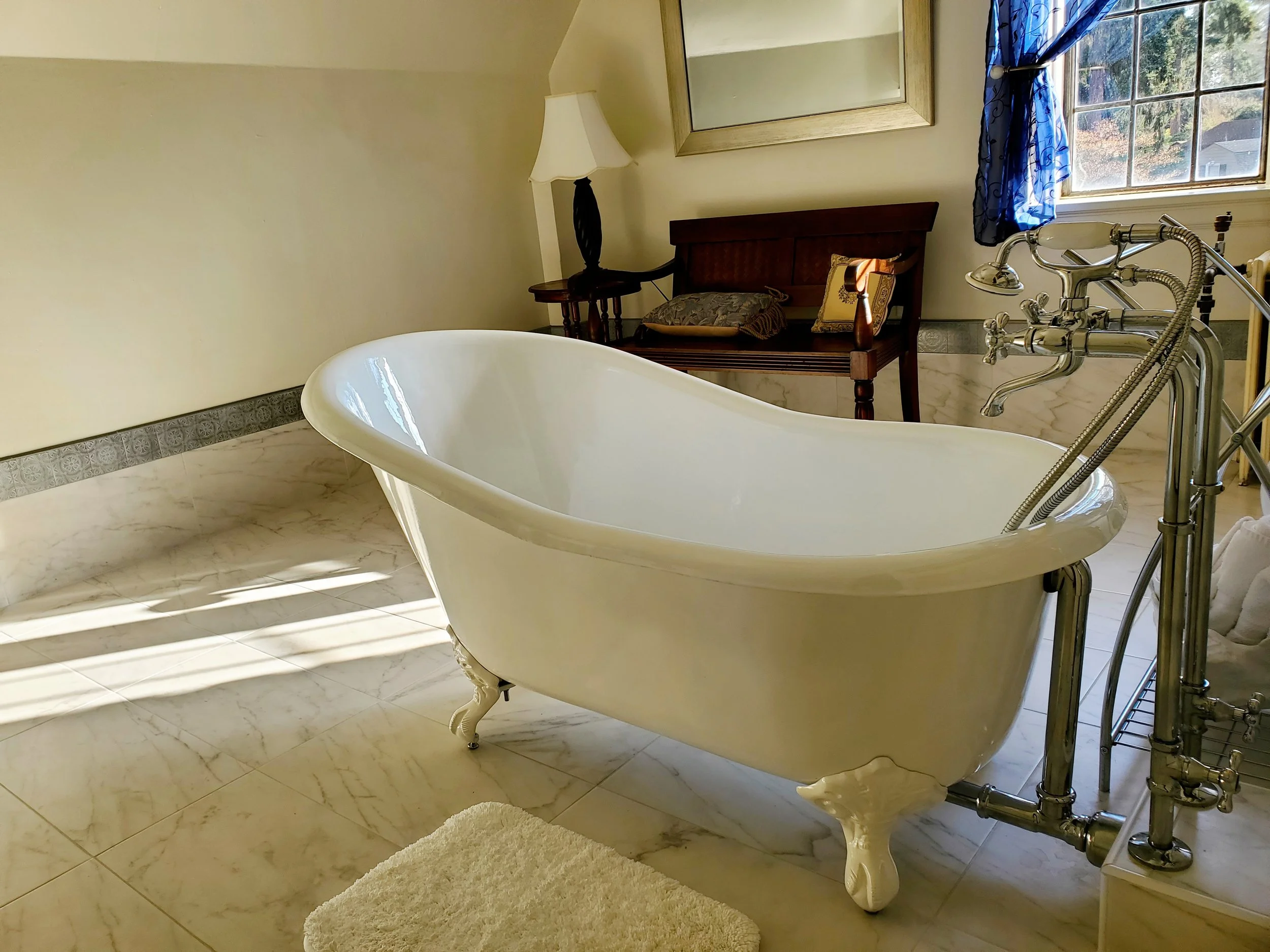 Lord Byron's Suite – Thornewood Castle