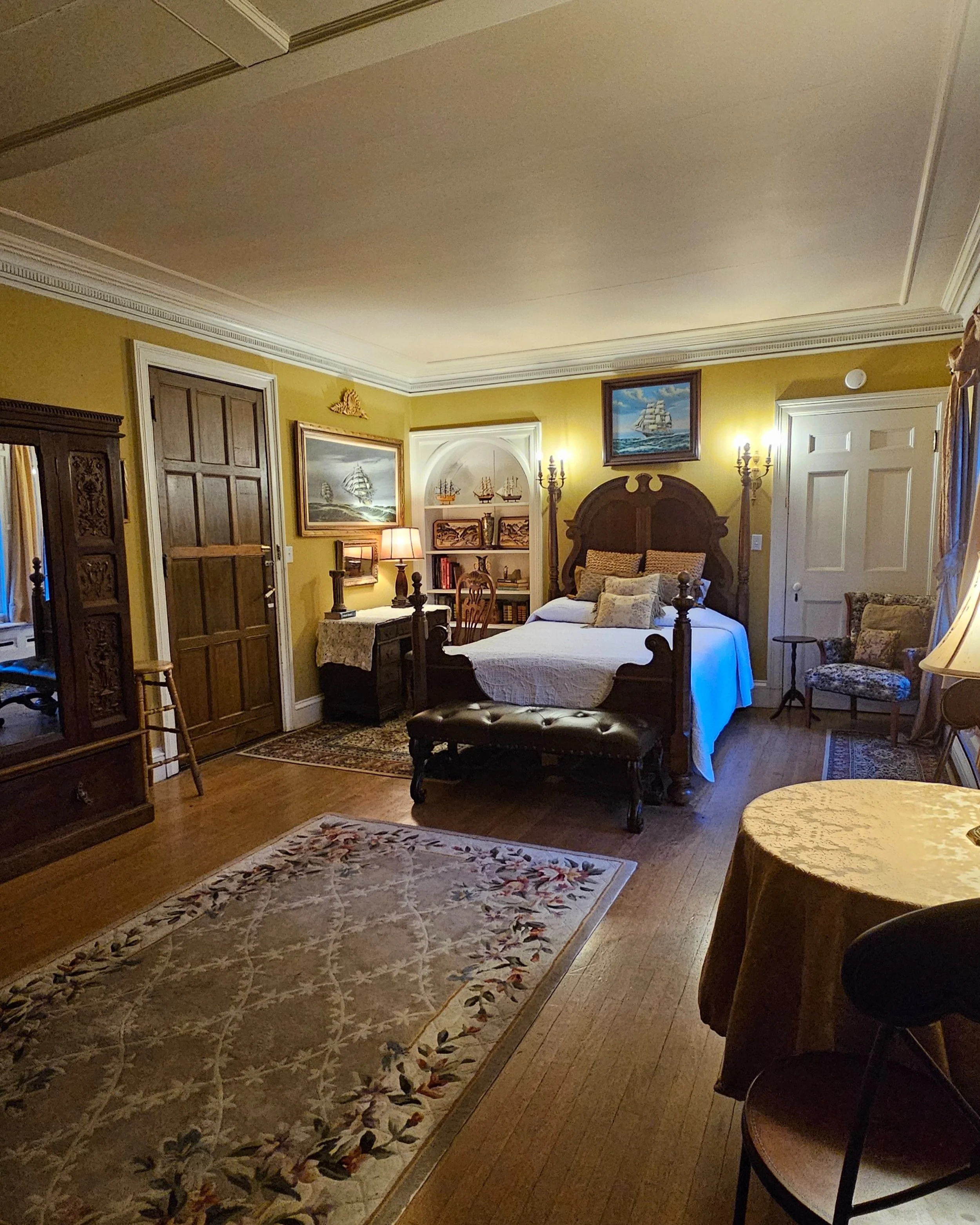 Chester's Suite – Thornewood Castle