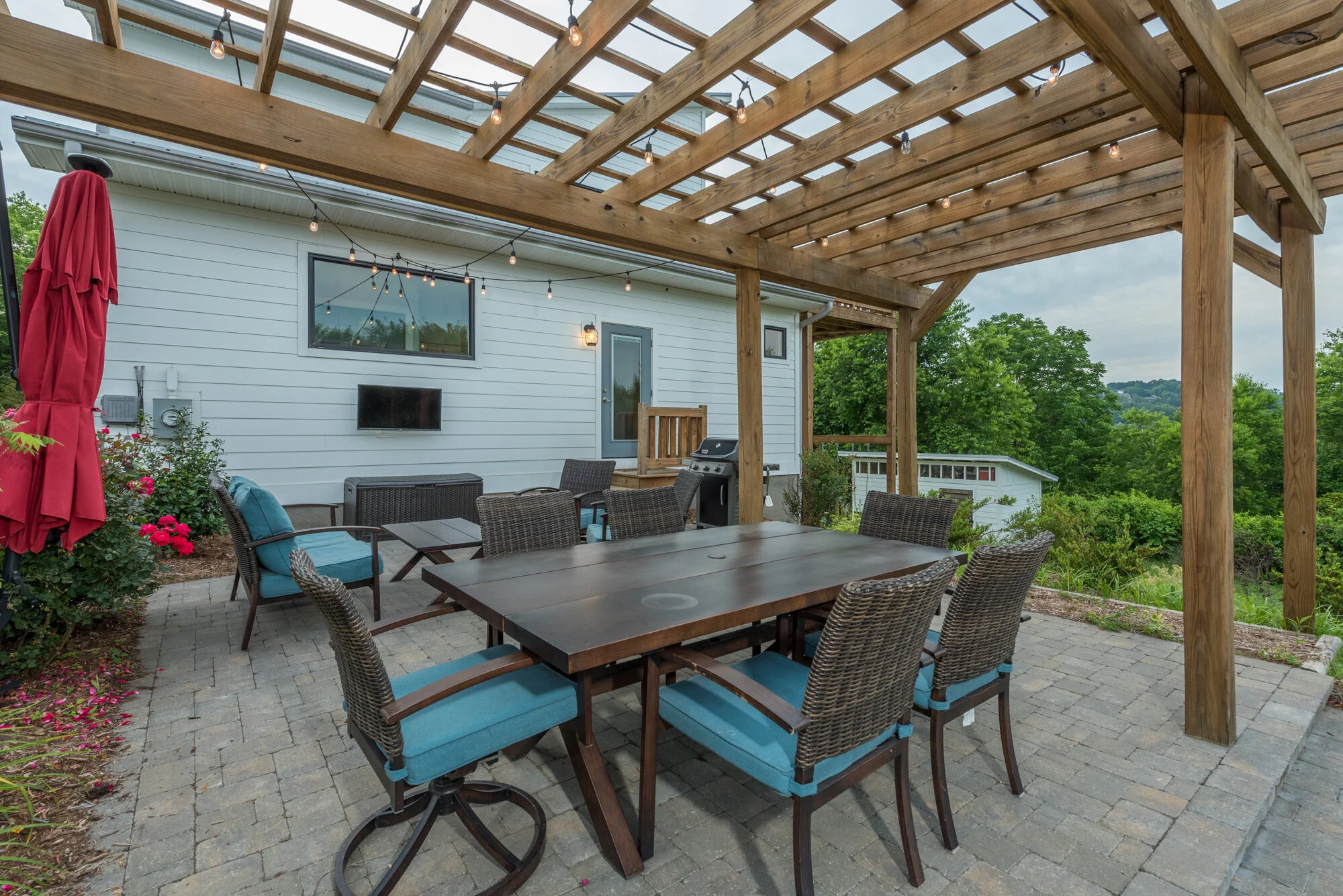 Custom Home Builder in Asheville: Solid Rock Builders