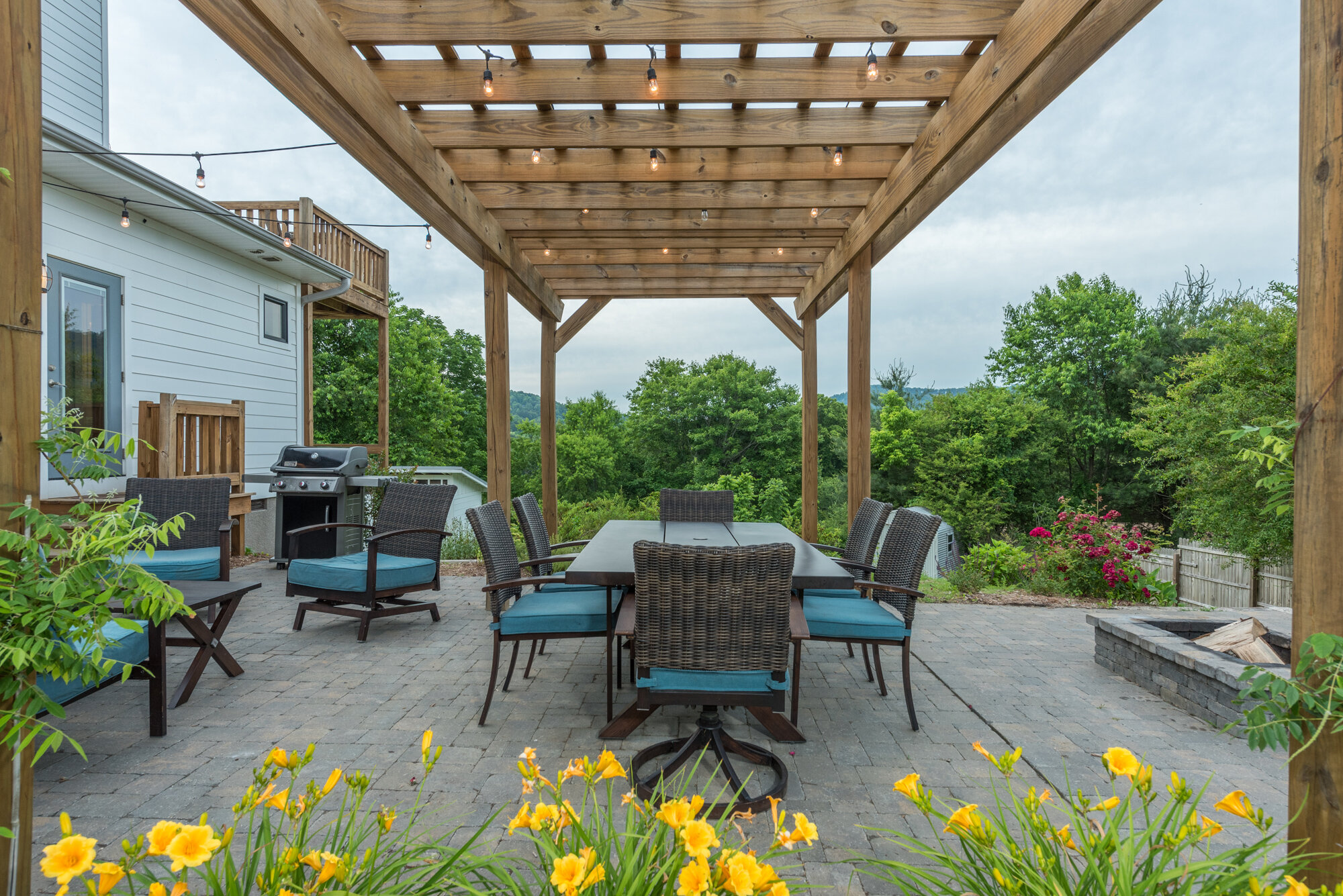 Custom Home Builder in Asheville: Solid Rock Builders