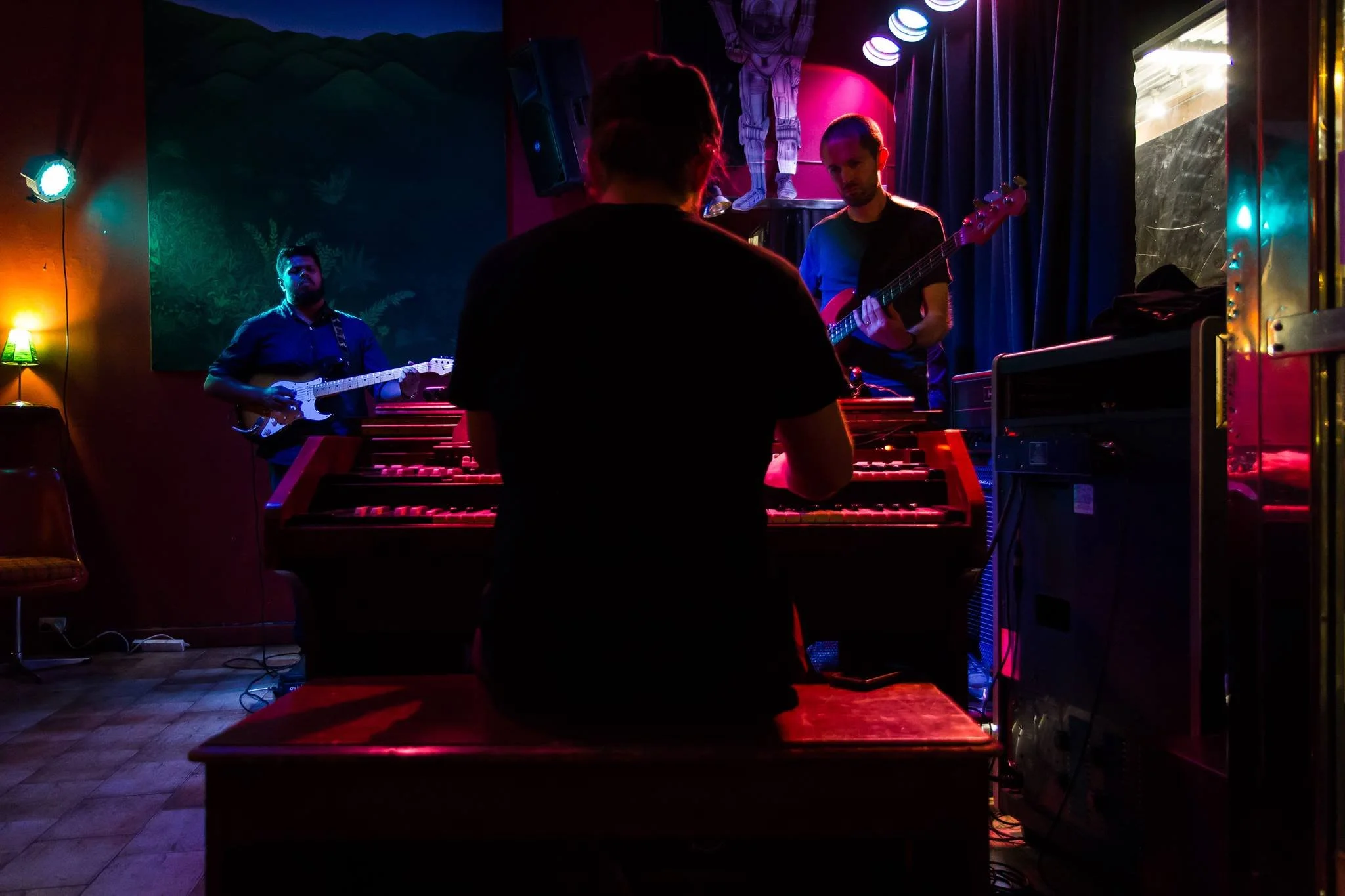 303 - Live Music and Bar