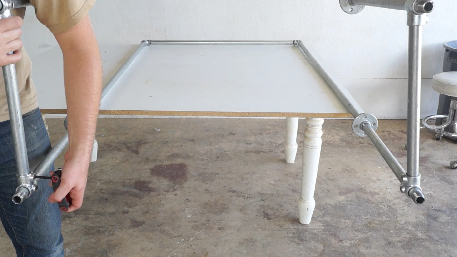 DIY INDUSTRIAL PIPE HALL STAND — Modern Builds