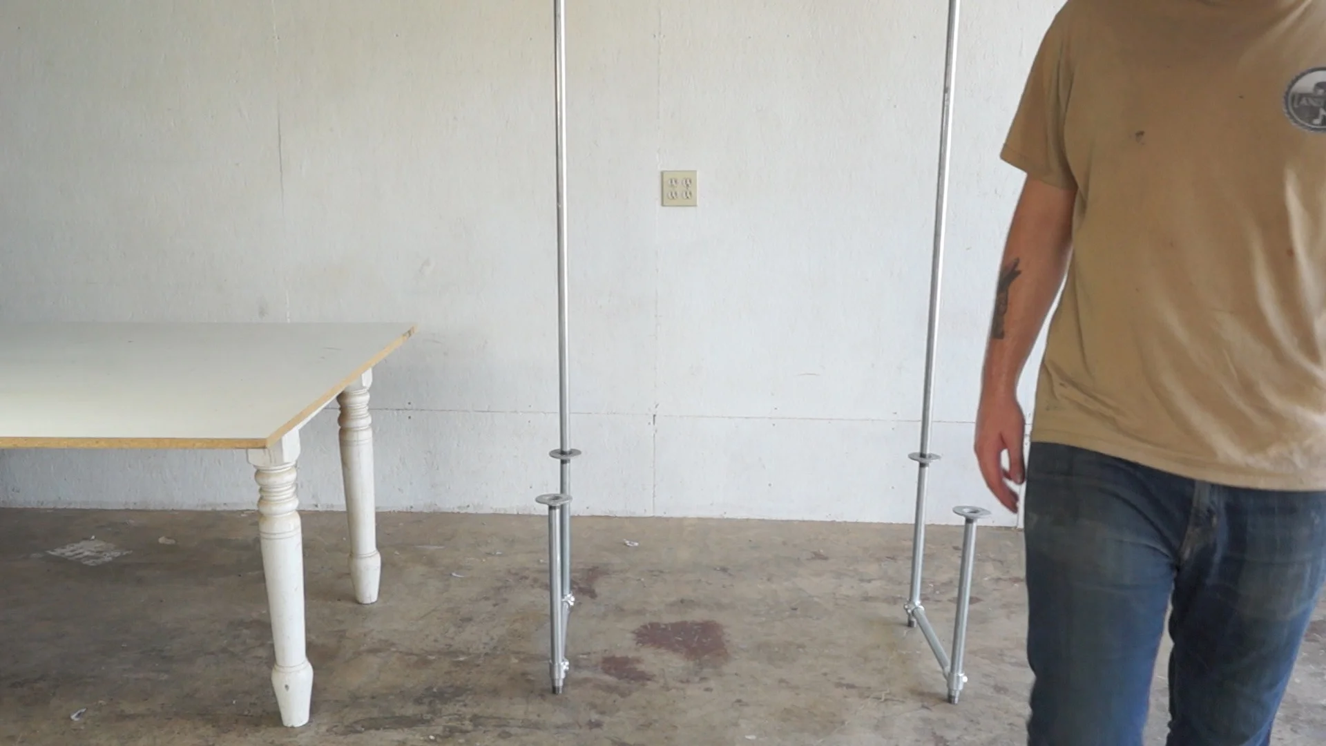 DIY INDUSTRIAL PIPE HALL STAND — Modern Builds