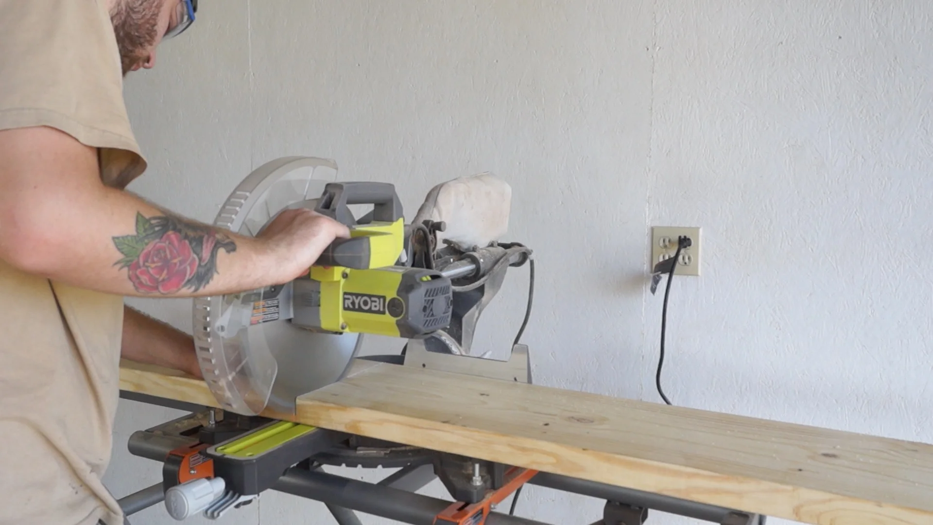 DIY INDUSTRIAL PIPE HALL STAND — Modern Builds