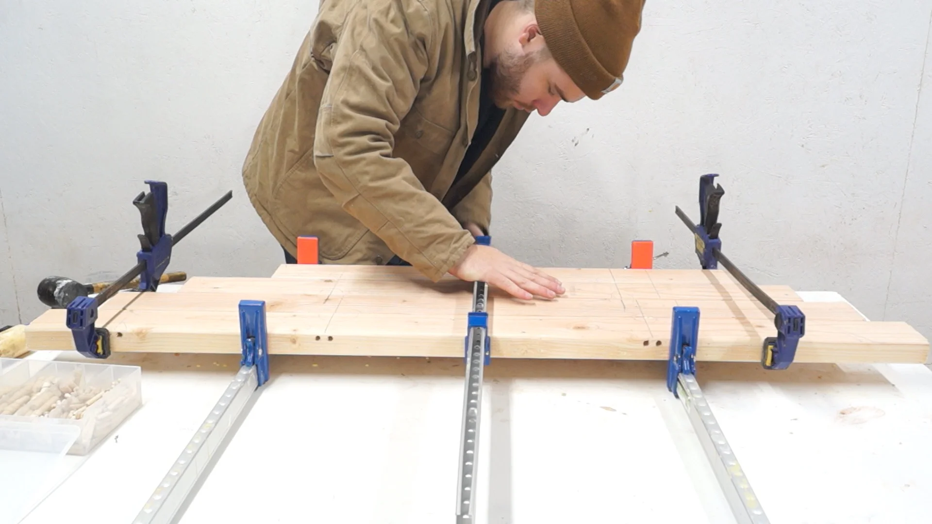 DIY ROUND FARMHOUSE DINING TABLE — Modern Builds