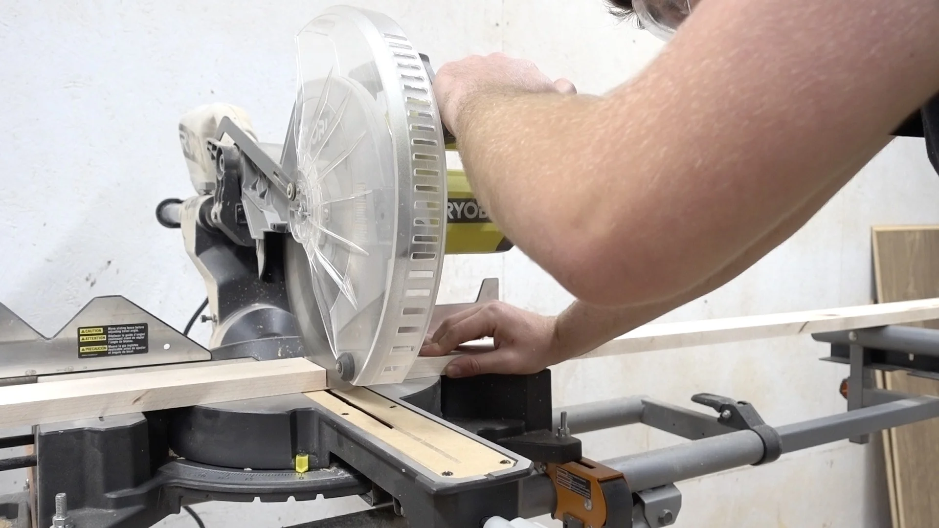 DIY FULL LENGTH MIRROR — Modern Builds