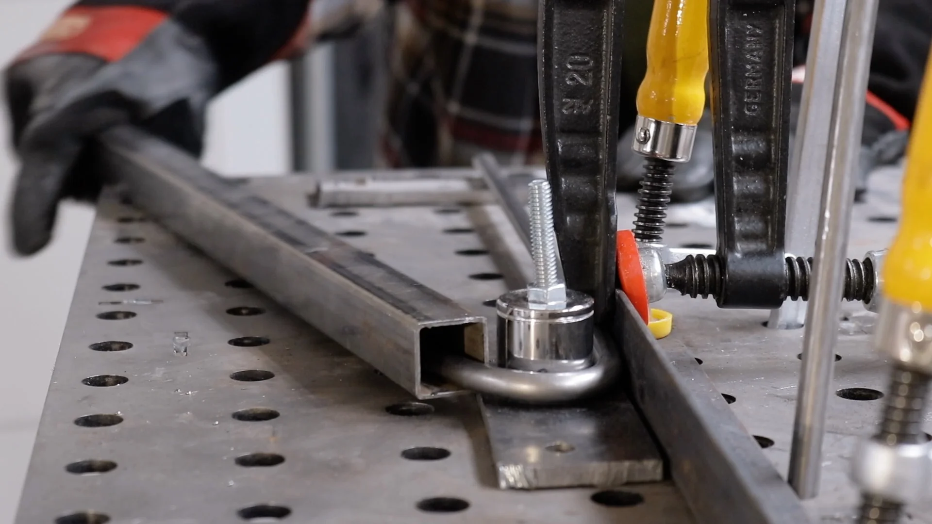 HAIRPIN LEGS — Modern Builds
