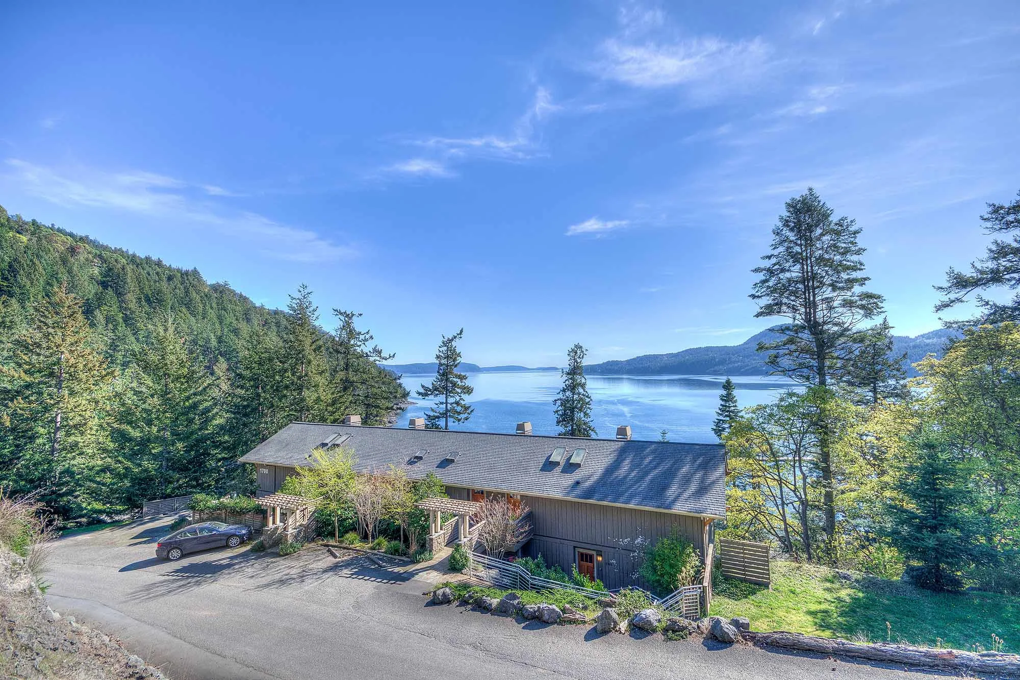 Hillside Rooms — HARBORSIDE