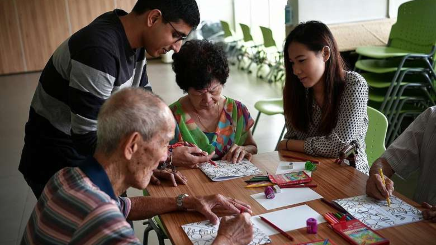 Benefits of Intergenerational Engagement in Senior Care — Air Amber