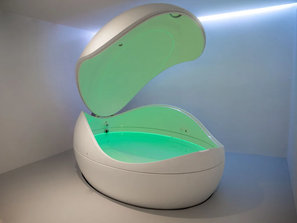 La storia di Floating Flo e le Vasche Floating Theta Dall'Ipnosi al ...