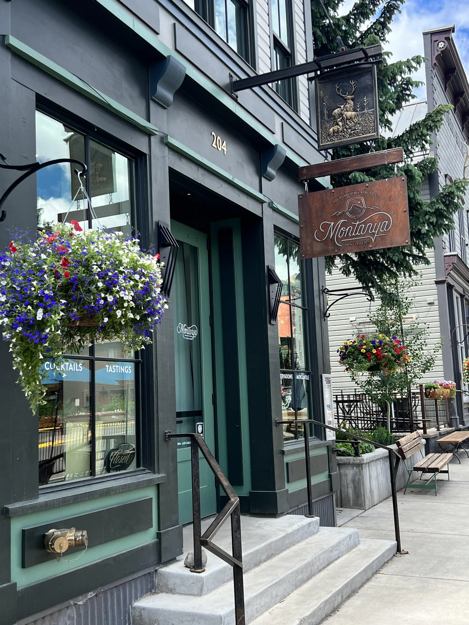 Montanya Distillers | Colorado Rum | Rocky Mountain Distillery