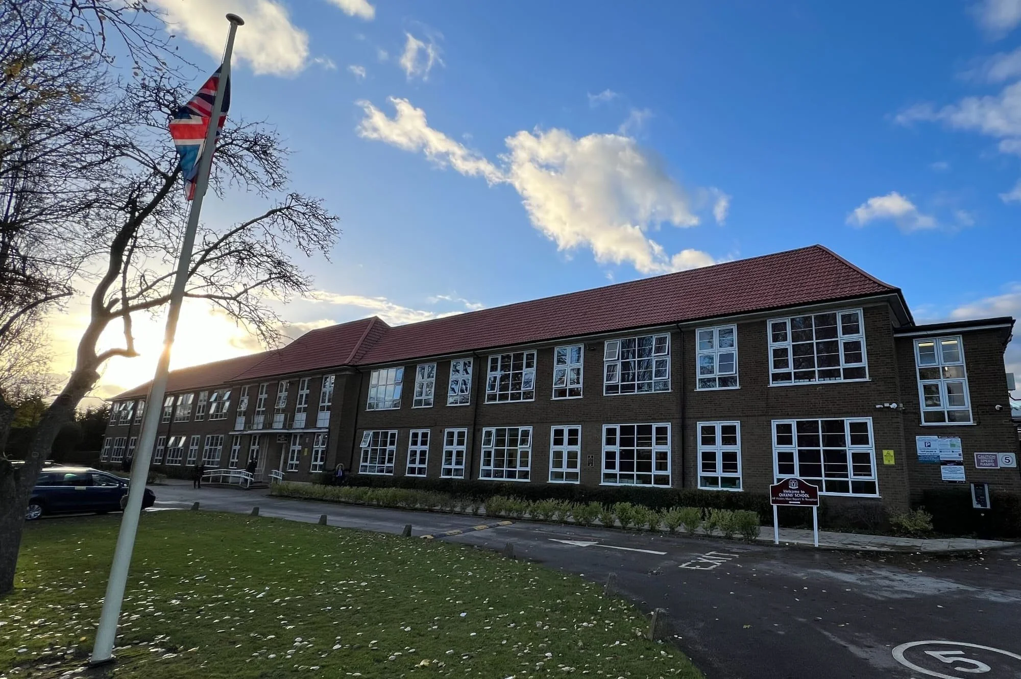 Queen's School | Eleven Plus (11 Plus) Exam | The Exam Coach