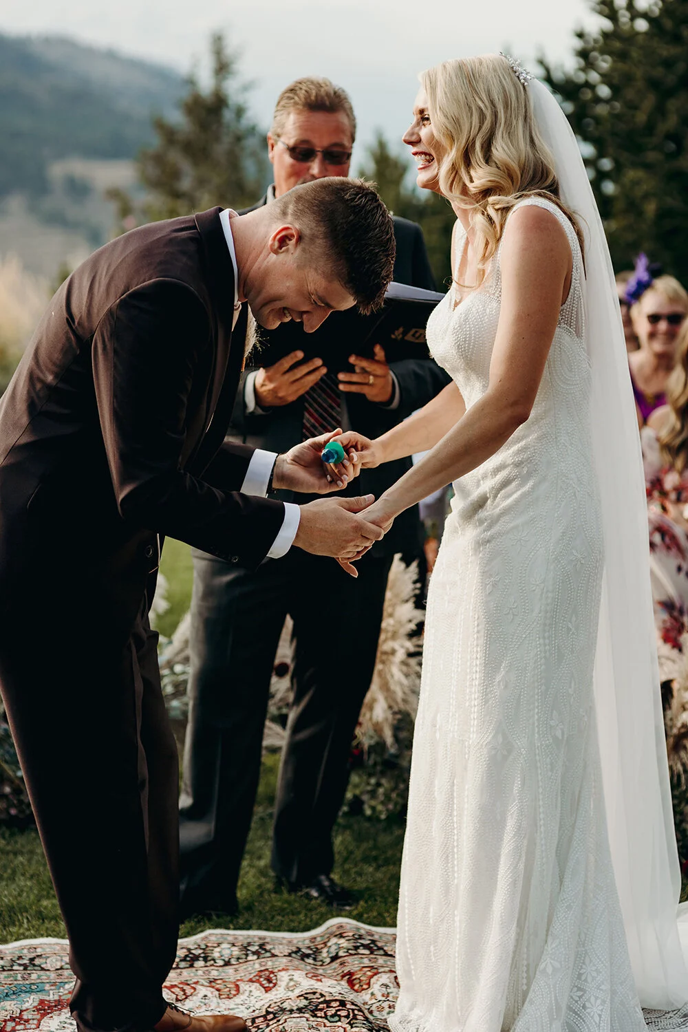 Boho Chic Fall Wedding | Sun Mountain Lodge | Wintrop, WA. — Elegant ...