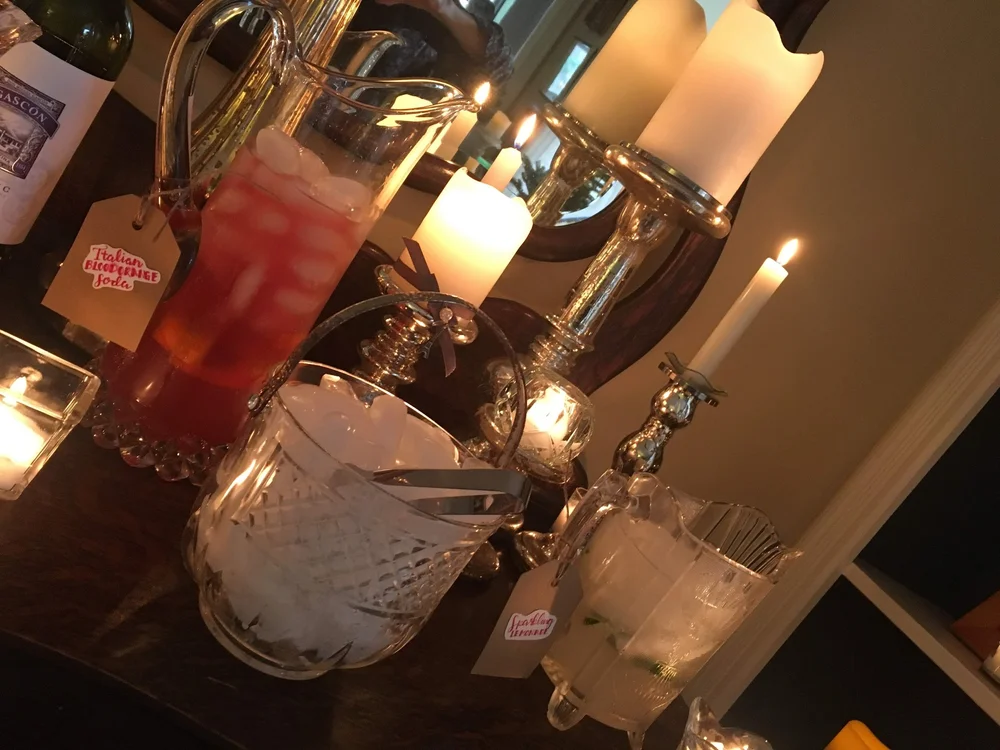 HOW TO CREATE A PRETTY MINI BAR WITH ITEMS YOU ALREADY OWN