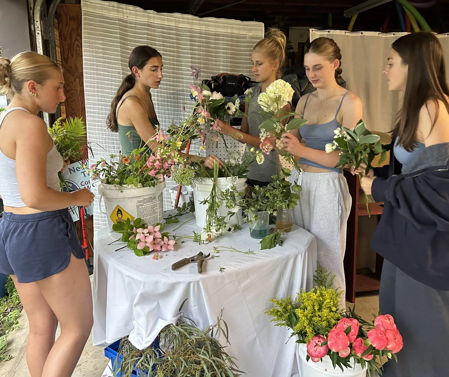How to Make DIY Bouquets for Prom
