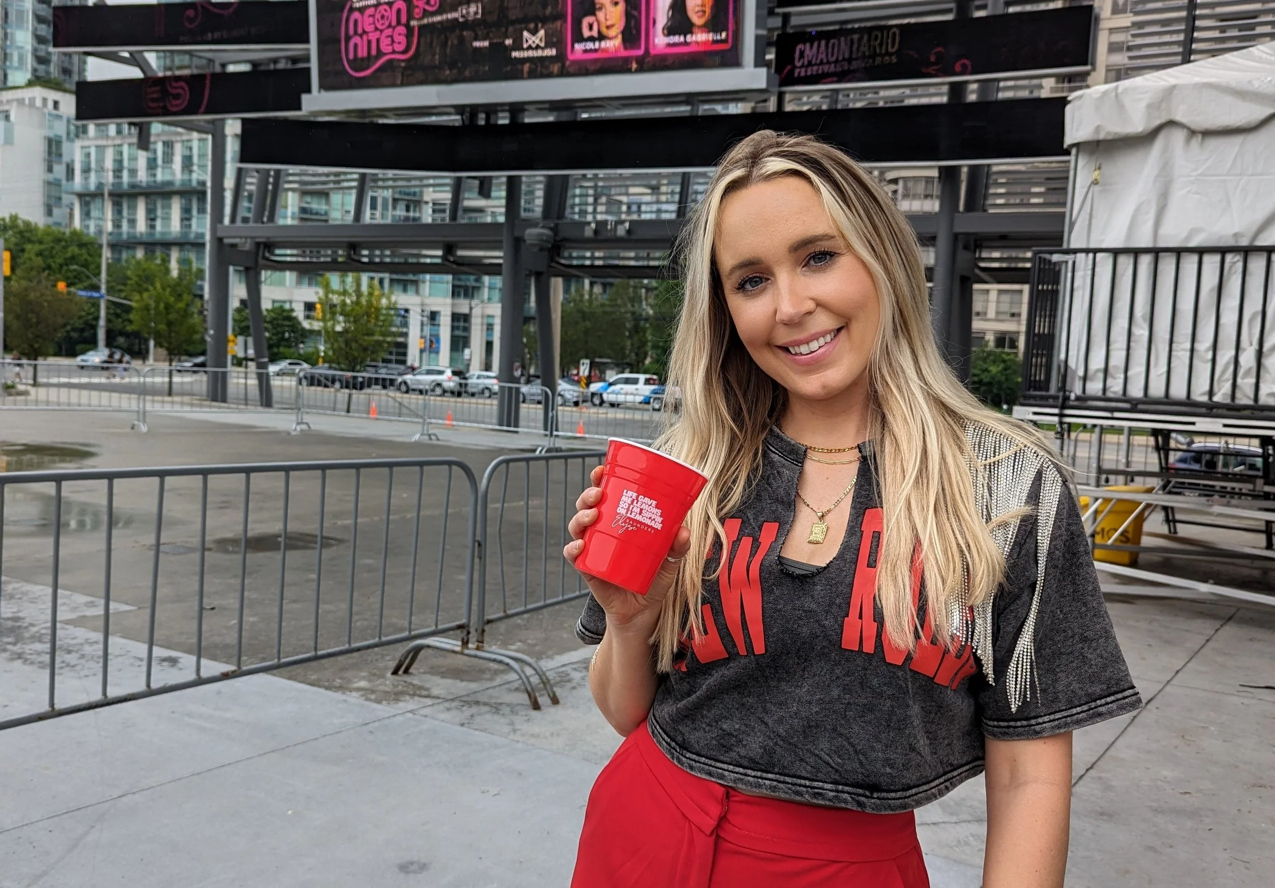 Artist Glimpse - Mississauga's Elyse Saunders — Modern Mississauga Media