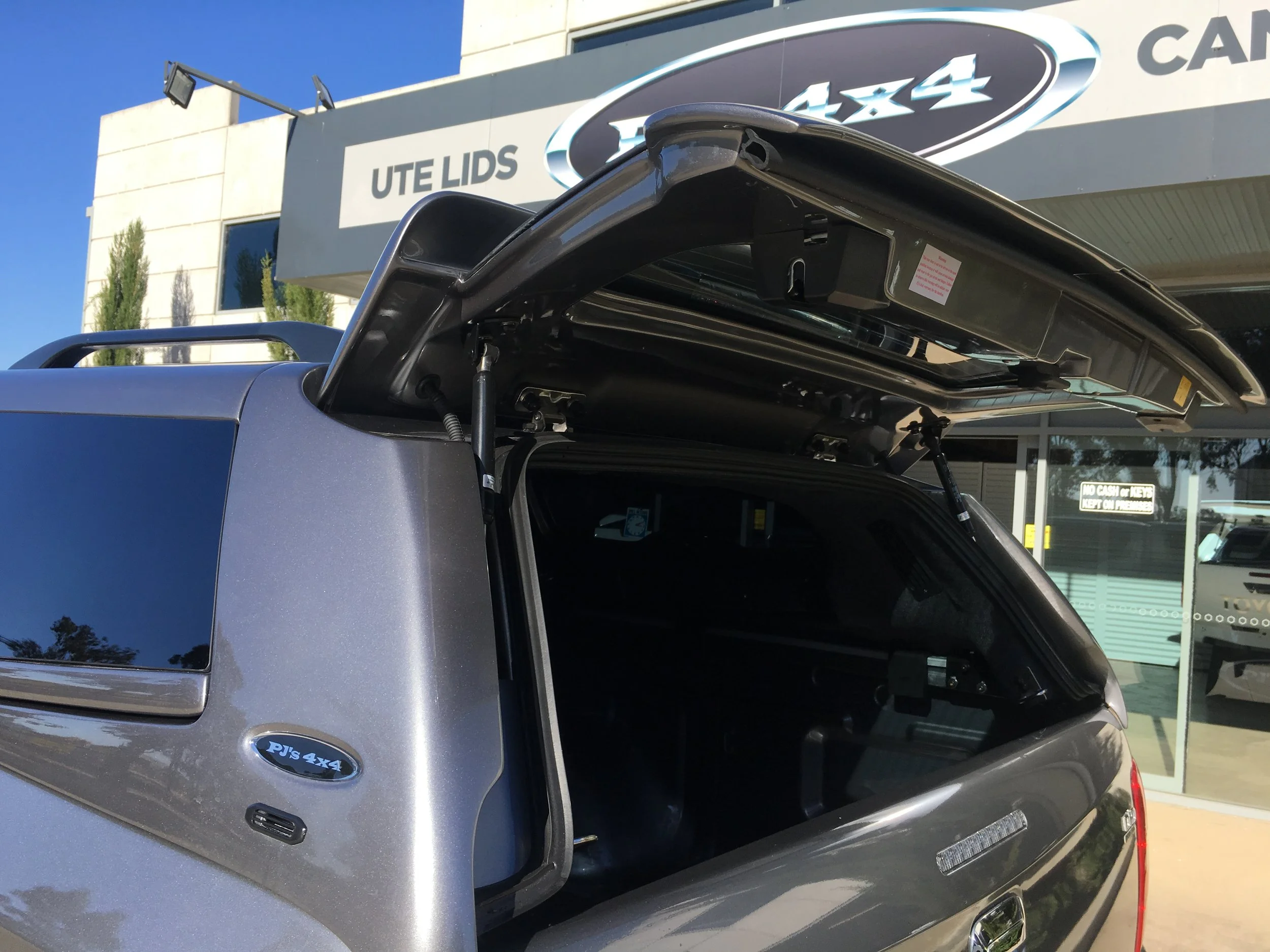 Mitsubishi Triton Canopy | MQ Triton ELITE Canopy for Sale