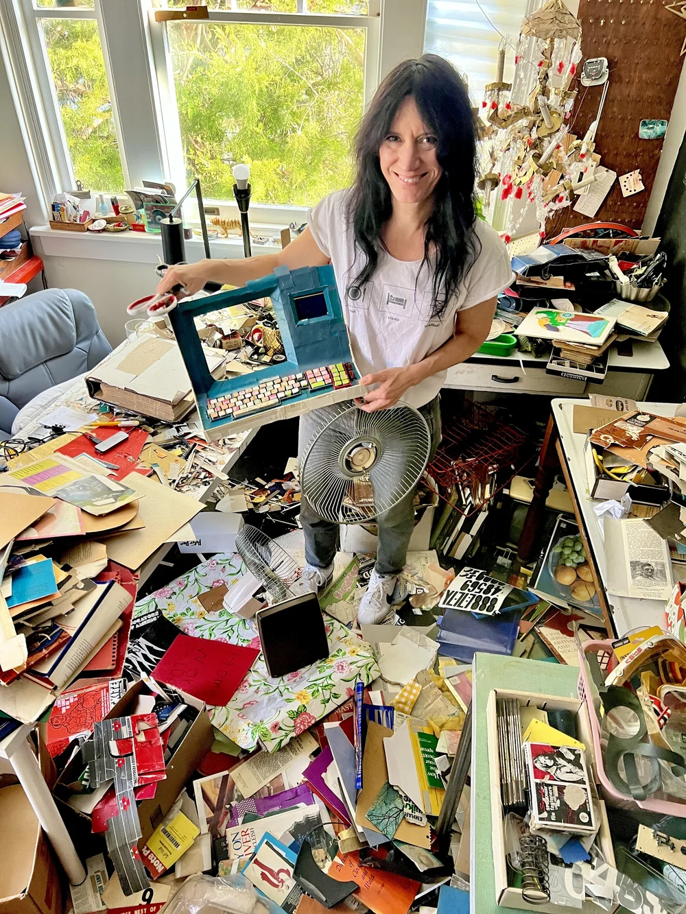 ABOUT — LYDIA RICCI