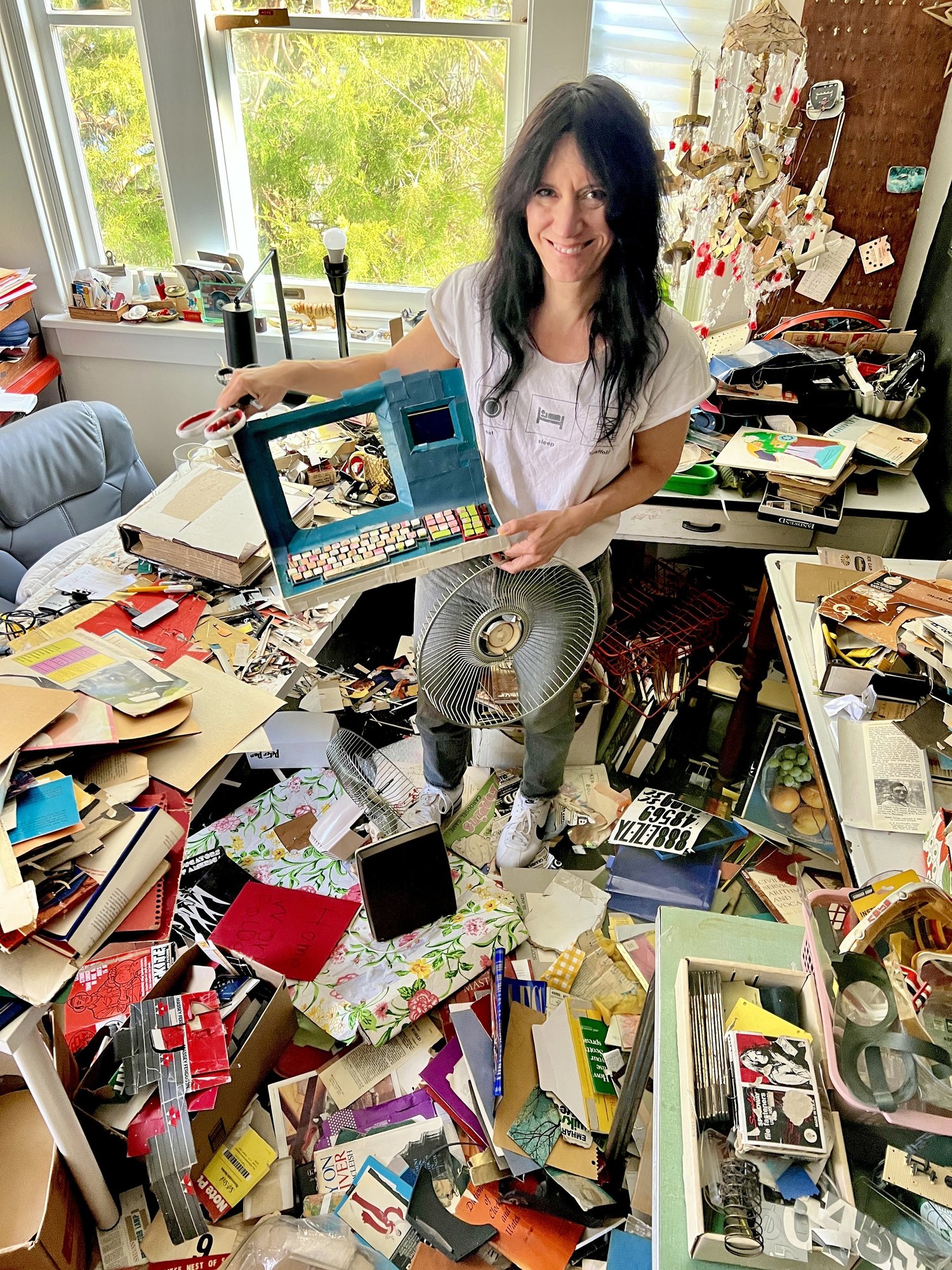 ABOUT — LYDIA RICCI